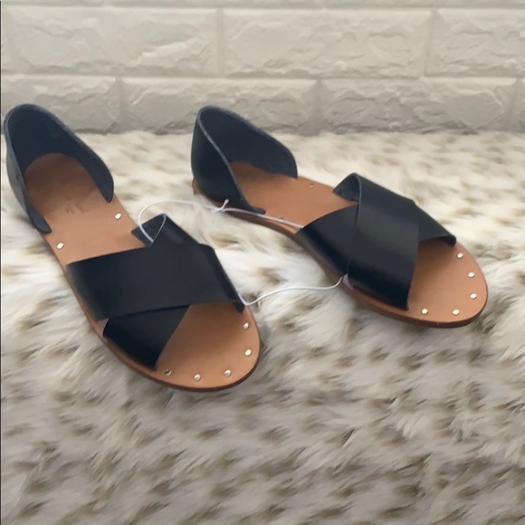 Universal Thread | Shoes | Universal Thread Black Sandals | Poshmark